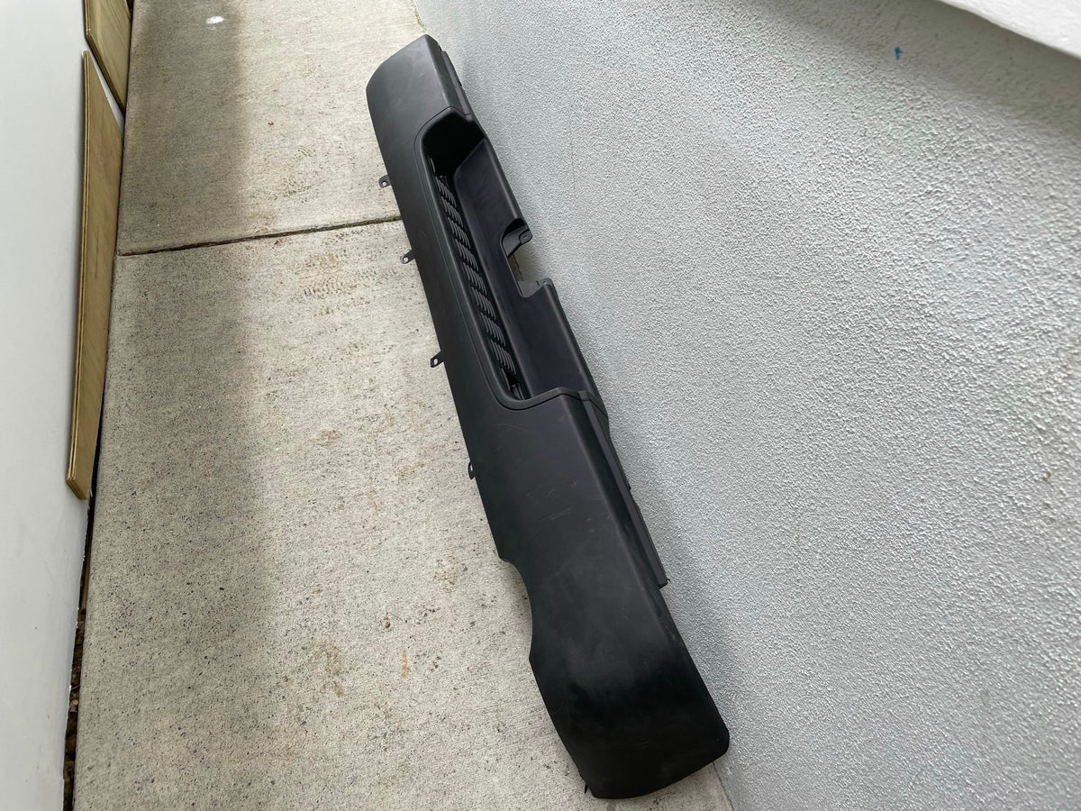 Toyota Hiace Van Rear Bumper with Step ( Narrow Body ) 2004-2021 – Auto ...